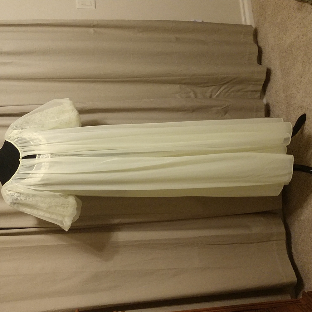 Beautiful Vintage 1960s 2-Pc Negligee Set - Gem